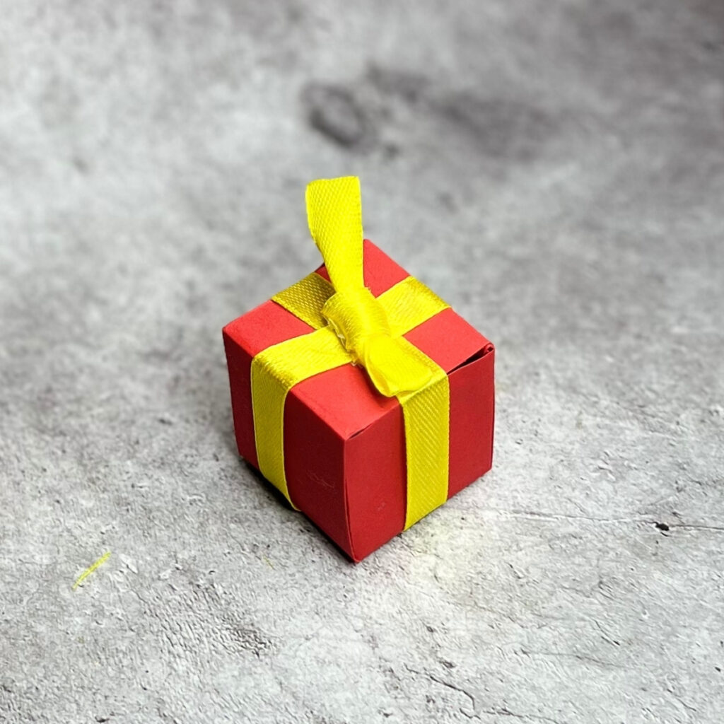 Origami-Sternbox aus Papier falten - Homemadery